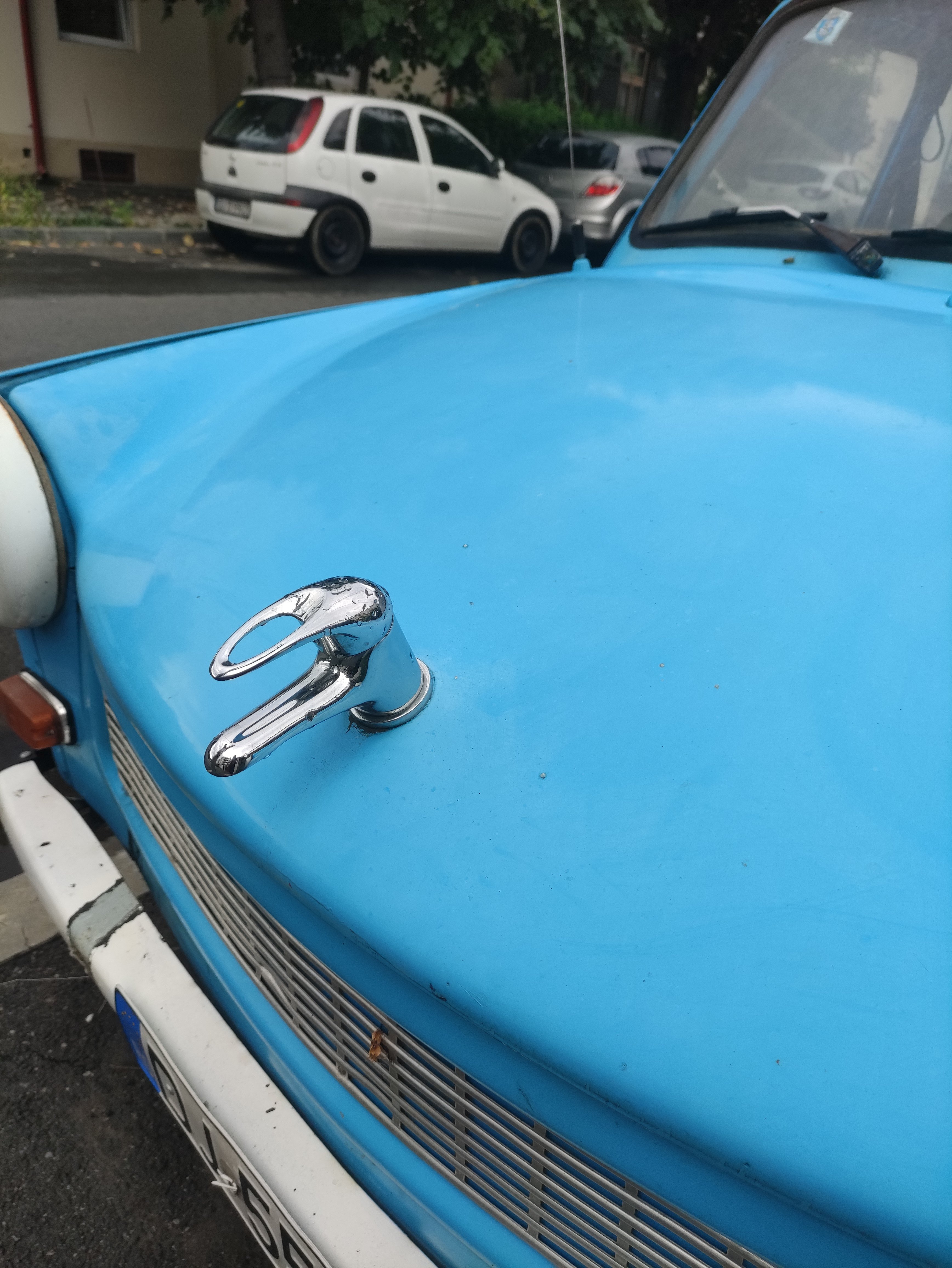 TRABI TUNING: „Veta! Mi-ai stricat chiuveta!” | infoINSiDER.ro