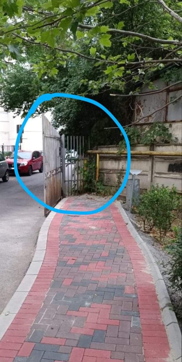 CUCUIE, SECTOR 3: Loc de dat cu capul pe trotuarul de pe Aleea Cioplea ...